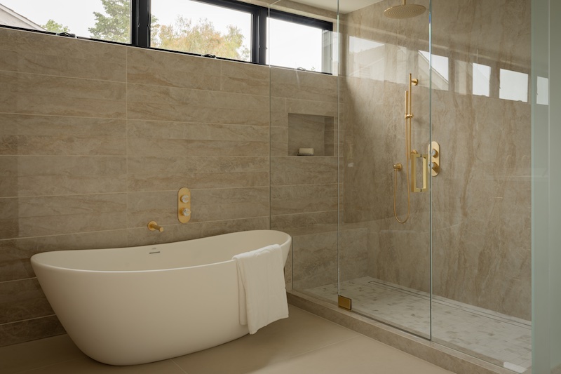 Dekton brings modern transitional home to life in Newport Beach ...